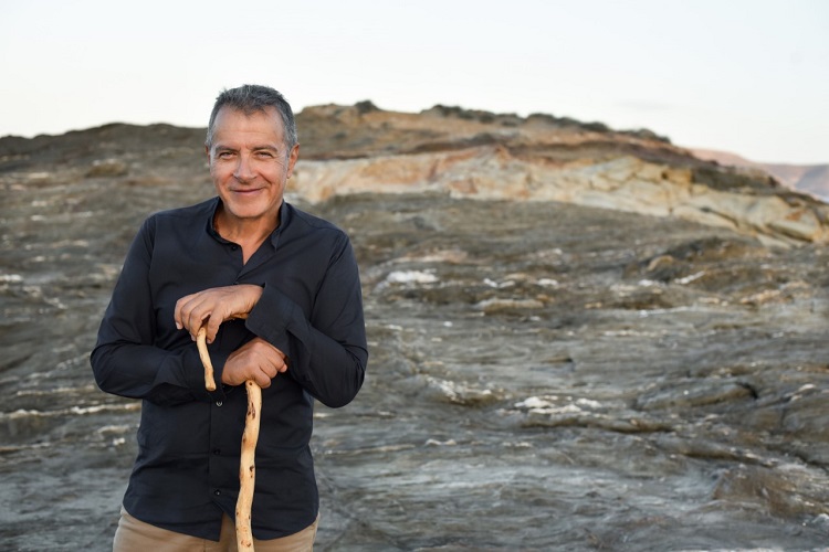 ΠΡΕΜΙΕΡΑ ΓΙΑ ΤΟΥΣ "ΠΡΩΤΑΓΩΝΙΣΤΕΣ" ΜΕ ΑΦΙΕΡΩΜΑ ΣΤΟΝ ΝΙΚΟ ΞΥΛΟΥΡΗ - kmag